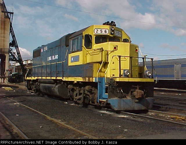 EMD GP38-2